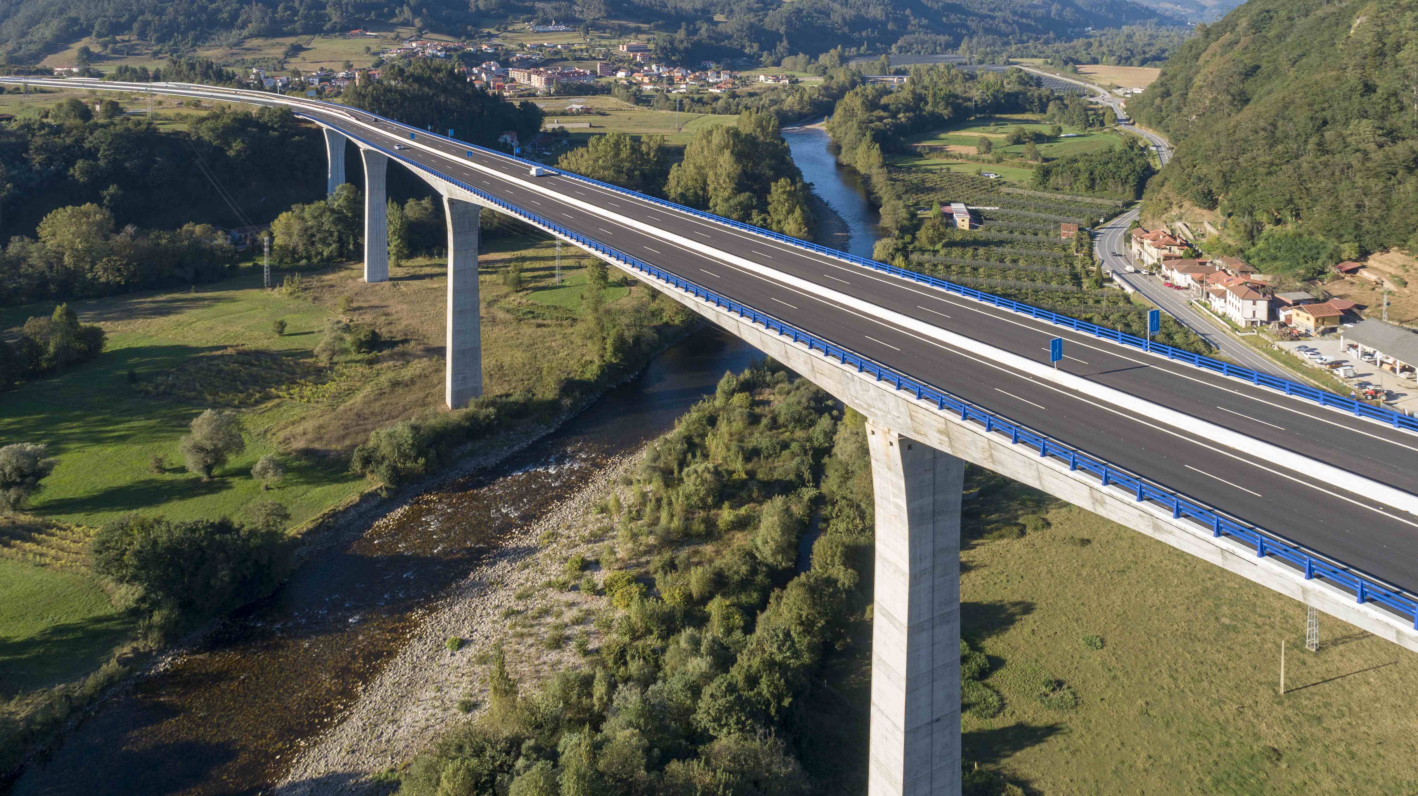 GOING | Puente sobre el río Narcea